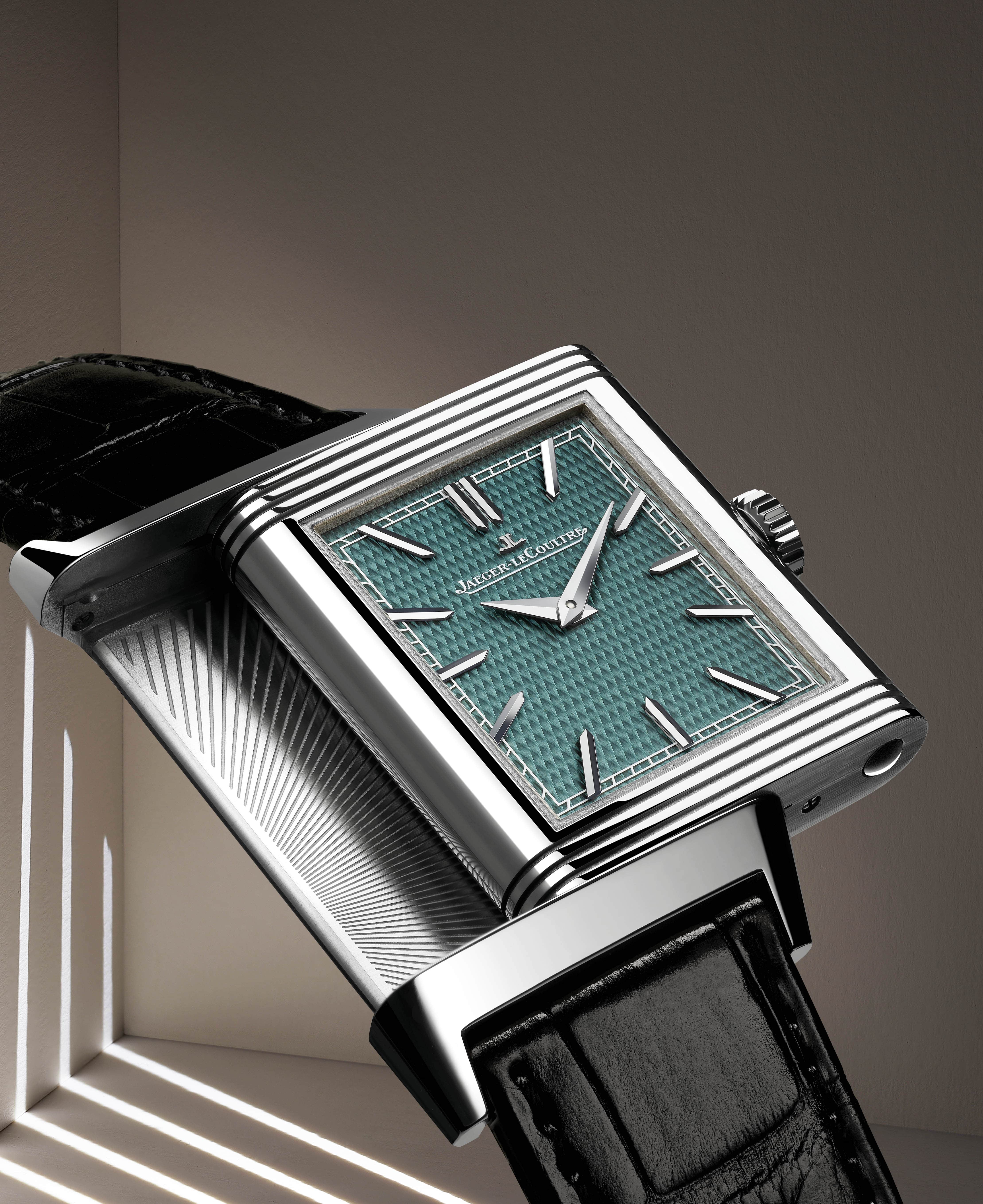 Jaeger Le Coultre fête les 90 ans de son modèle Reverso au travers d ...