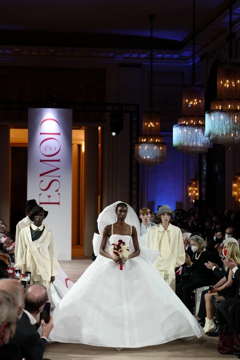 ESMOD dévoile les créations de ses étudiants au cours d’un défilé pour ...