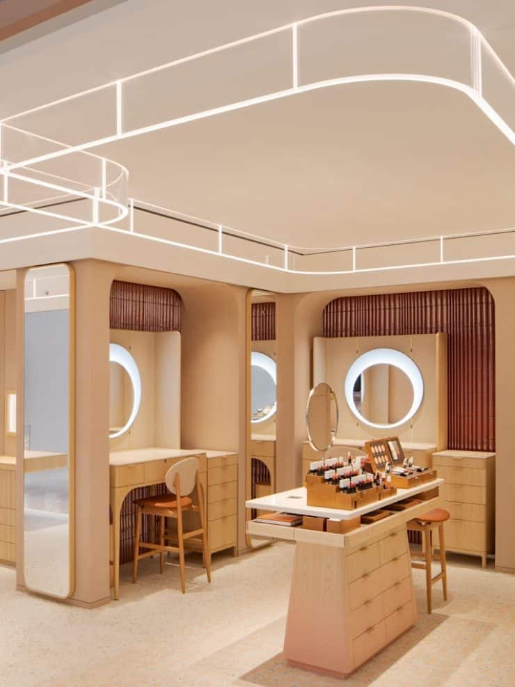 Japan : Hermès inaugurates a revamped shop in a Nagoya shopping centre ...
