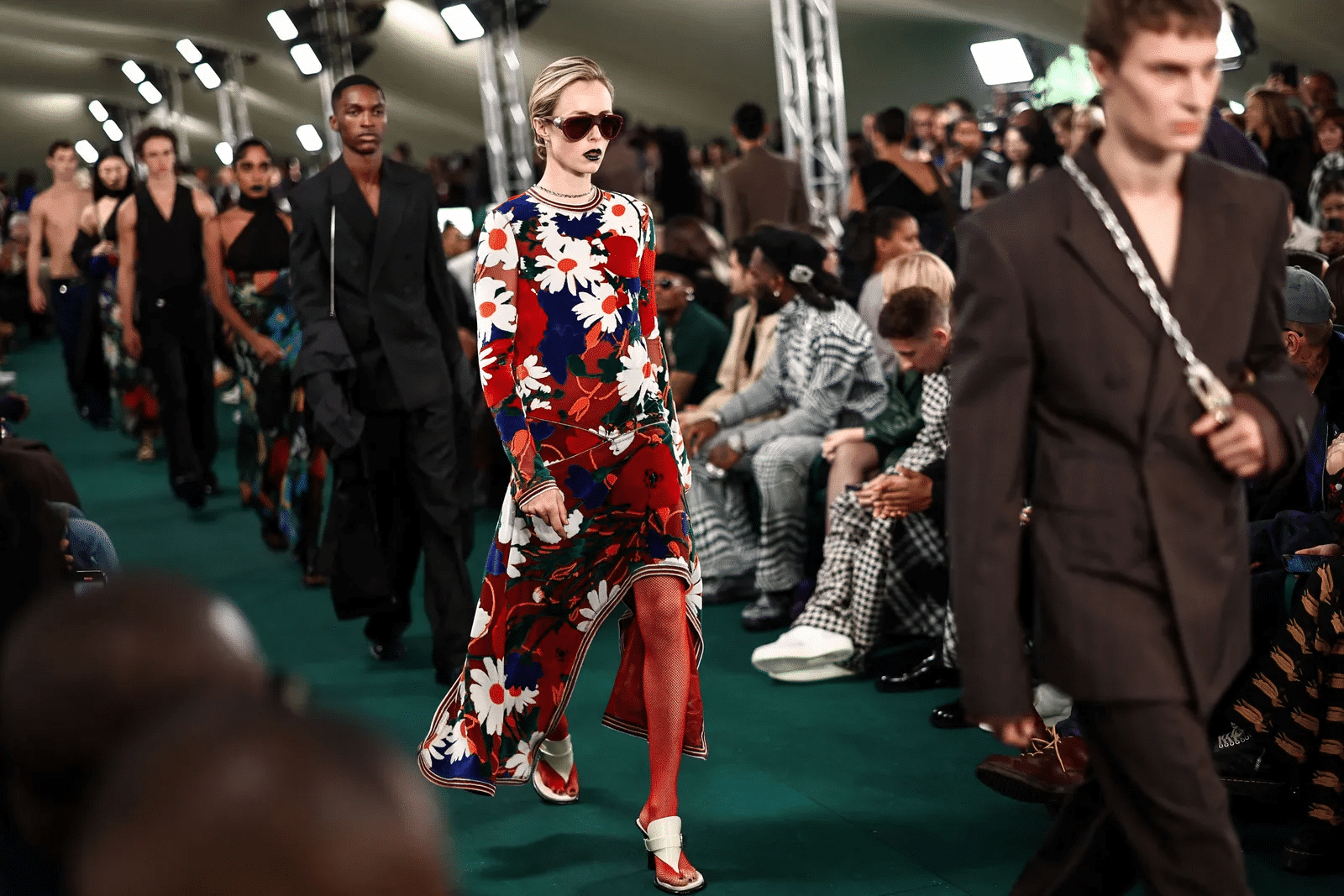 [Luxus Magazine] London Fashion Week: Daniel Lee reimagines Burberry ...