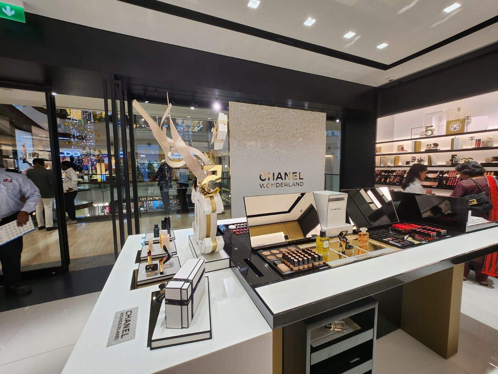 India: Chanel Beauty inaugurates its first boutique in Mumbai - Luxus Plus