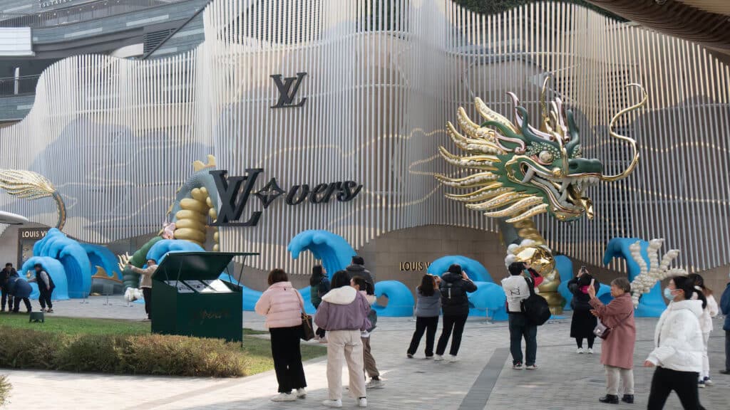 LVMH renews and expands its partnership with Alibaba in China - Luxus Plus