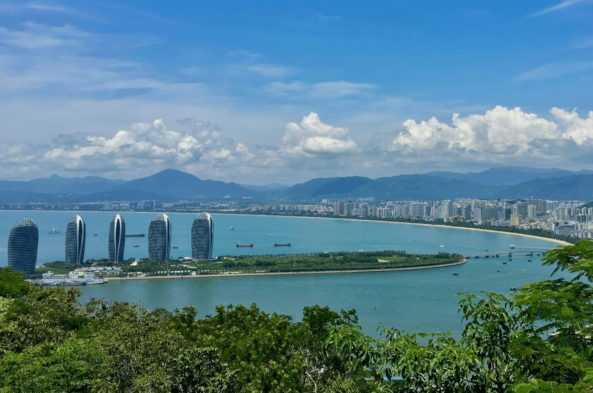 [CHRONICLE] Chinese cities that luxury brands are snapping up: Sanya (2 ...