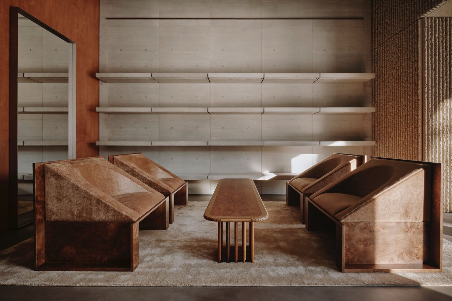 Saint Laurent Rive Droite pose ses valises à Pékin - Luxus Plus